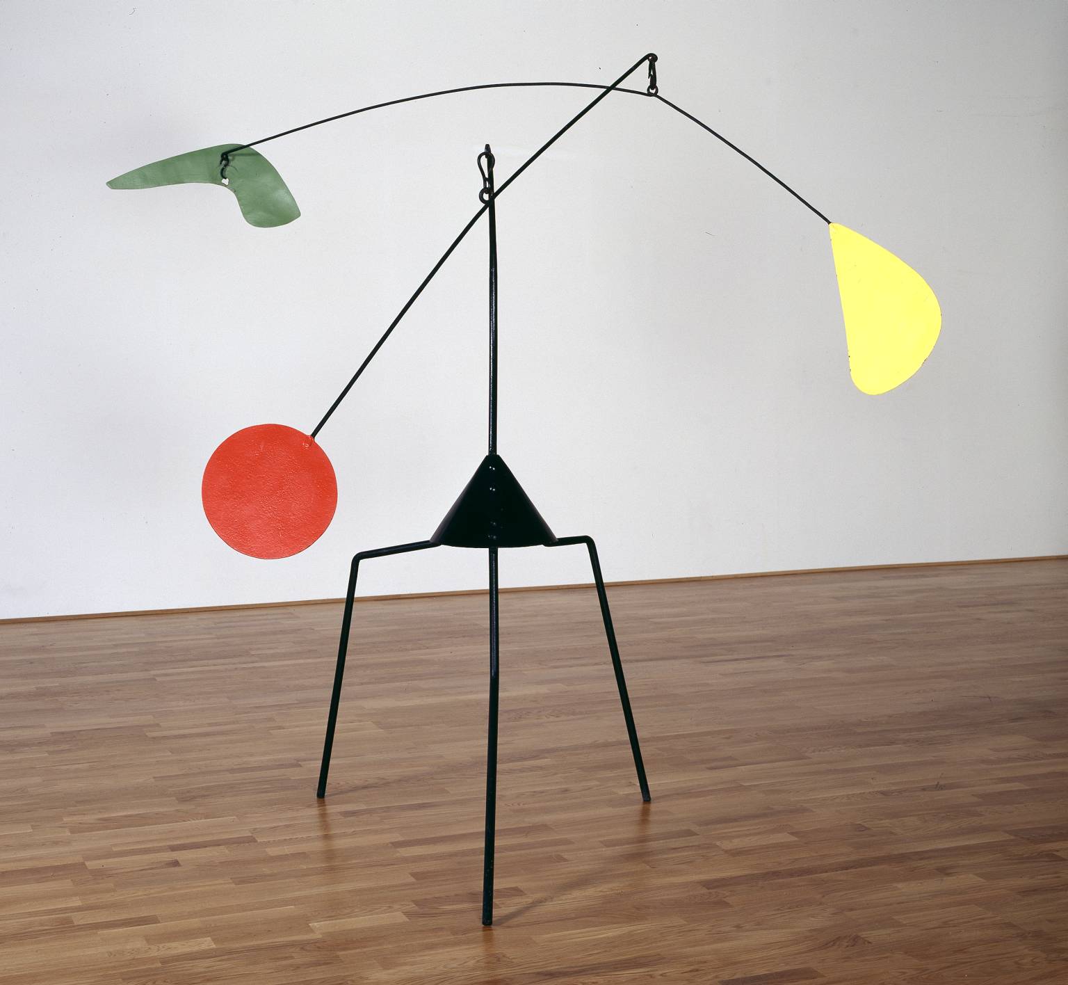 Standing Mobile 1937 by Alexander Calder 1898-1976 – Feel the Brain